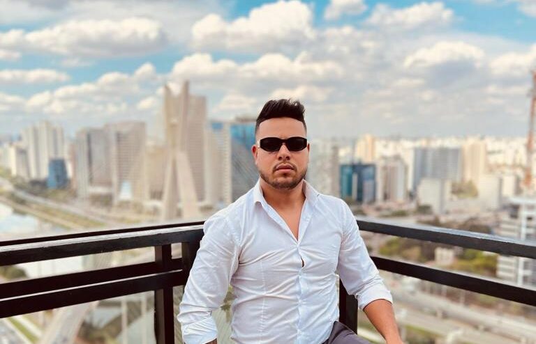 Tássio Santana: O cara das soluções financeiras - Brasil Agora - O país ...