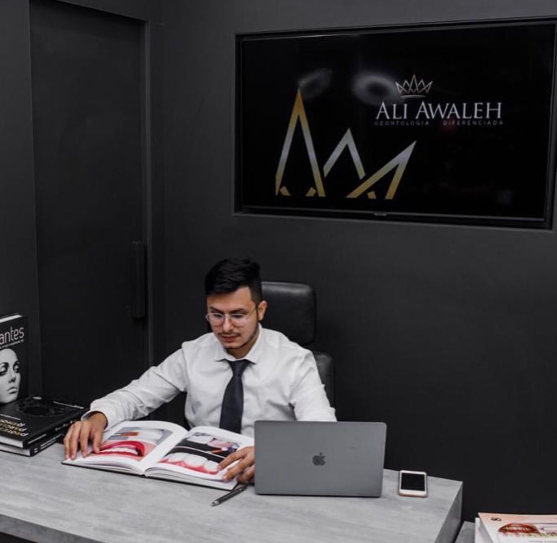 Dr. Ali Awaleh acredita em um novo conceito de odontologia que vai além ...