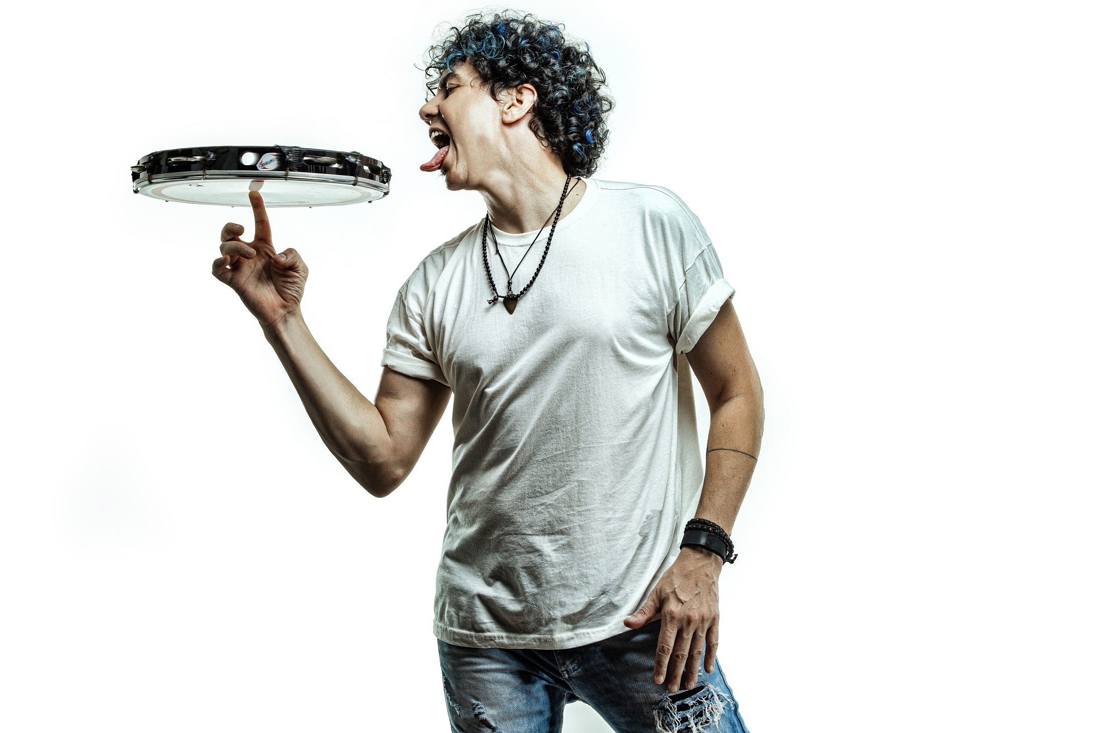 Dome Lounge estreia nova proposta com show de Sandamí, nome que fez ...